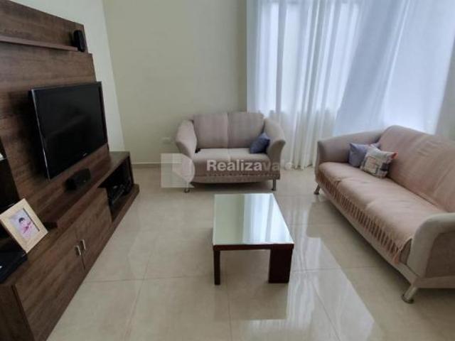 Casa térrea com 3 quartos, 138 m² em condomínio fechado com ótima localização