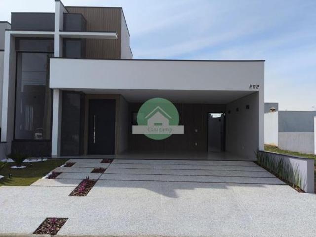 Casa térrea com 3 suítes, 1 master com closet no Condomínio Campos de Conde 2 P