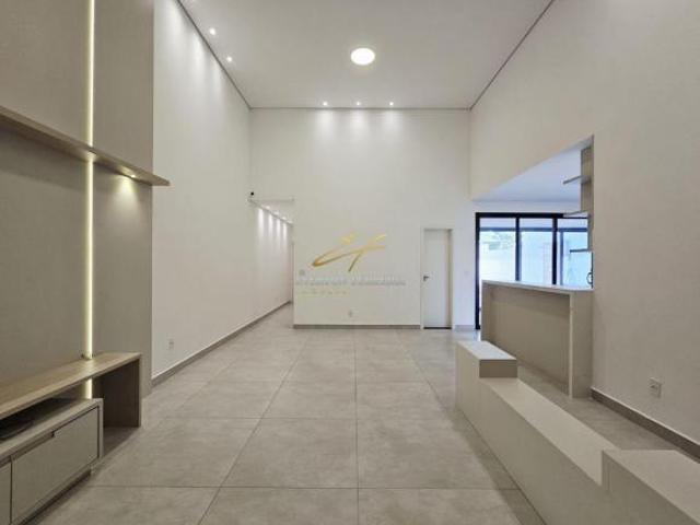 Casa Térrea com 3 Suítes com Closet, Escritório e Piscina em Condomínio Fechado em Indaiatuba/SP