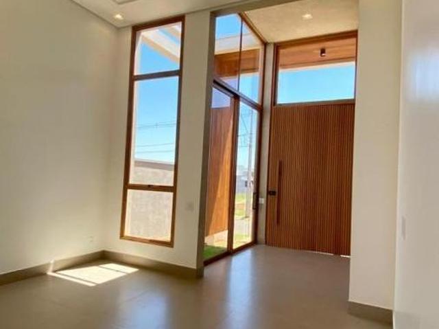 Casa térrea com 3 suítes com piscina Condominio Santorini