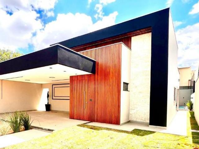 Casa Térrea com 3 suítes à venda no Rita Vieira Analisa permuta e proposta