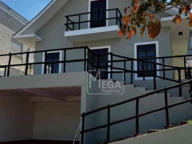 Casa Térrea com 3 Suítes à Venda – Reformada – Valville 1, Santana de Parnaíba/SP