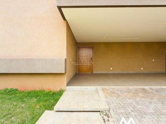 Casa térrea, com 3 suítes amplas Home cozinha separada Golfe Residencial