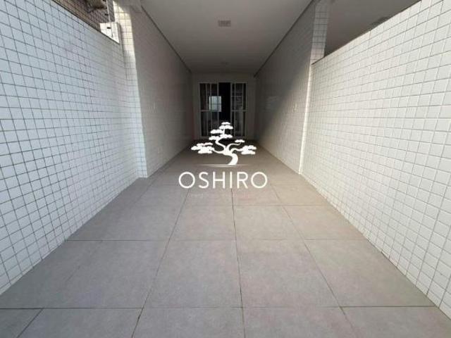 Casa térrea com 3 suítes e piscina no Campo Grande em Santos