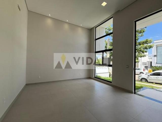 CASA TÉRREA COM 3 SUÍTES E PISCINA À VENDA NO CONDOMÍNIO CHÁCARA ONDINA POR R$1.850.000,00