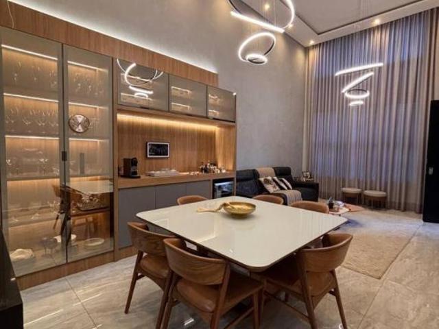 Casa Térrea com 3 suítes e piscina Condominio Club Portinari
