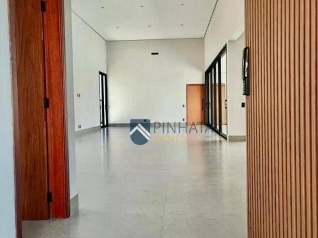Casa Térrea com 3 Suítes e Piscina em Condomínio Clube – Alto Padrão – Permuta Aceita Arboretum