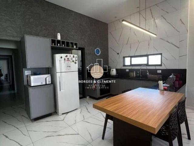 Casa Térrea com 3 Suítes e Planejados no Jardim dos Pinheiros Atibaia