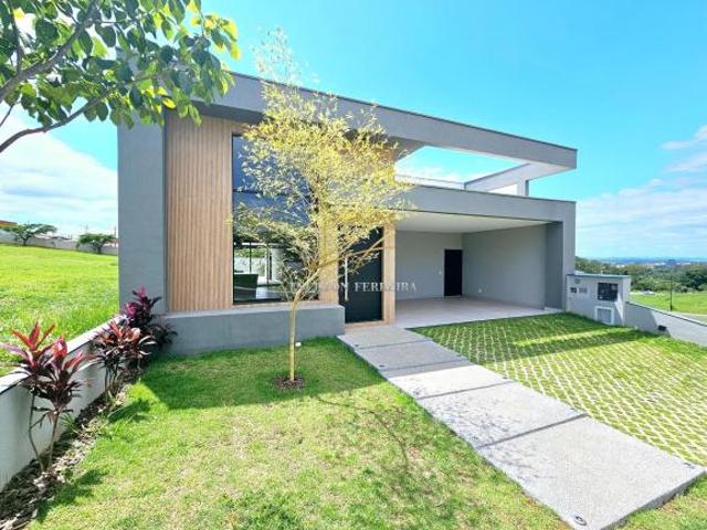 Casa Térrea com 3 Suítes, Escritório e Piscina no Condomínio Sapezal, Indaiatuba