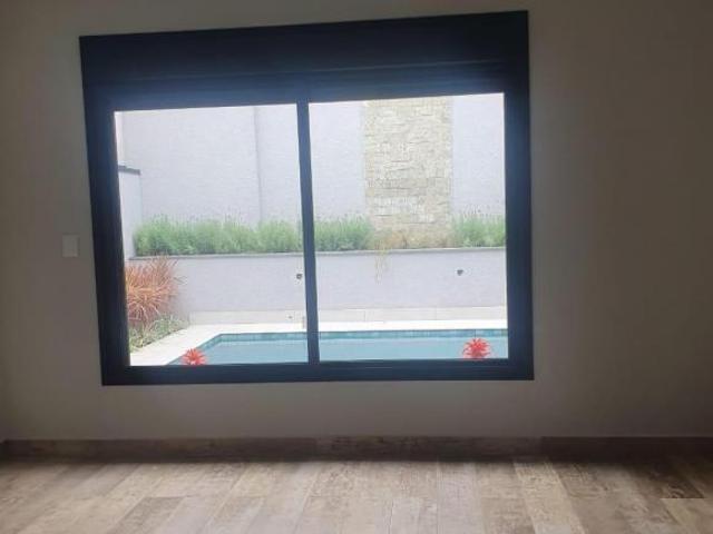 Casa Térrea com 3 suítes nova