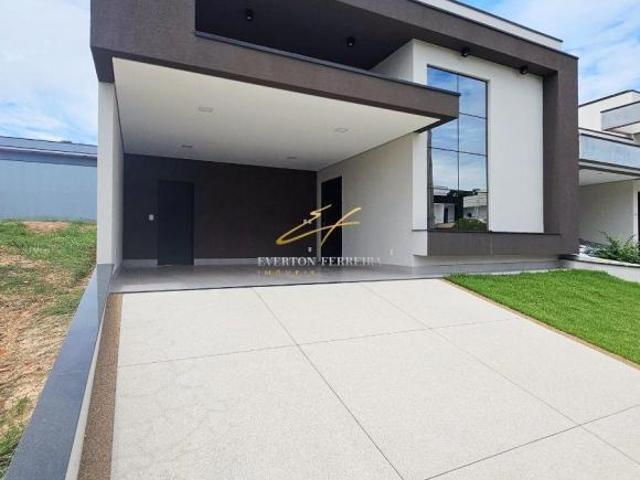 Casa Térrea com 3 Suítes, sendo 1 Master com Closet e Piscina em Condomínio em Indaituba/SP