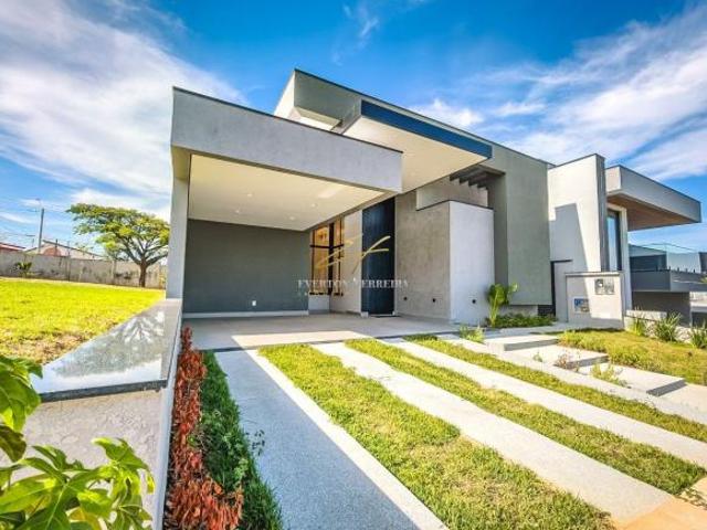 Casa Térrea com 3 Suítes, sendo 1 Master com Closet, Escritório e Piscina em Indaiatuba/SP