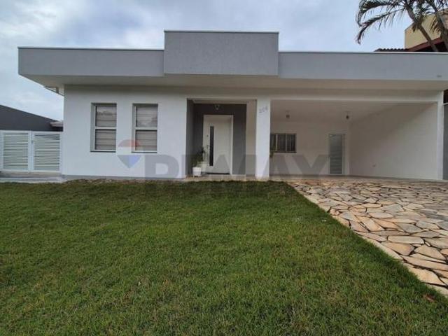 Casa térrea com 3 suítes para venda no Condomínio São Miguel Vinhedo/SP