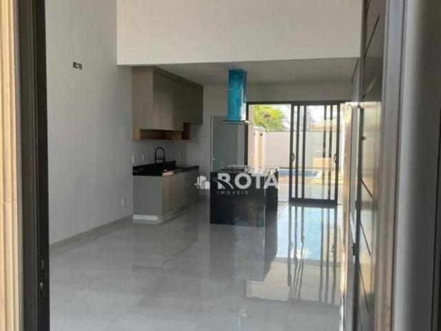 Casa térrea c/ 3 suítes + piscina