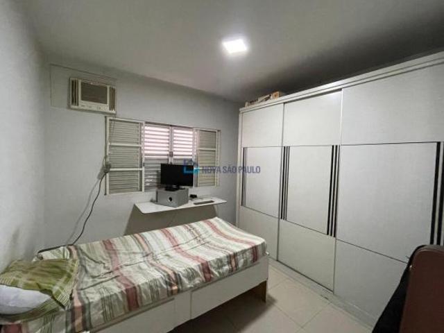 Casa térrea com 01 quarto na região da Vila Marari