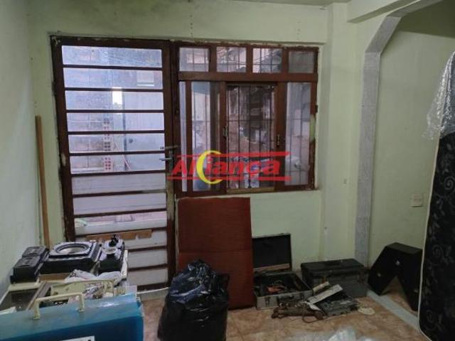 Casa Térrea com 02 dorm, 01 vaga, 02 salar, Bom local