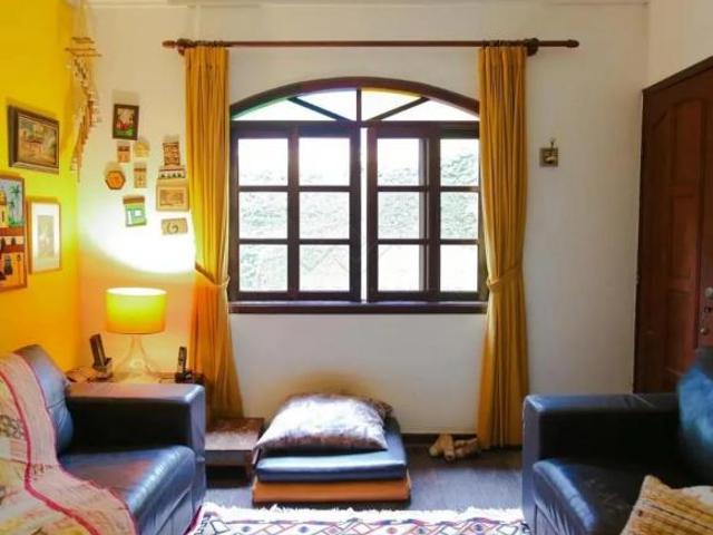 Casa térrea com 02 dormitórios á venda, 179 m² no bairro Santa Maria Santo André/SP