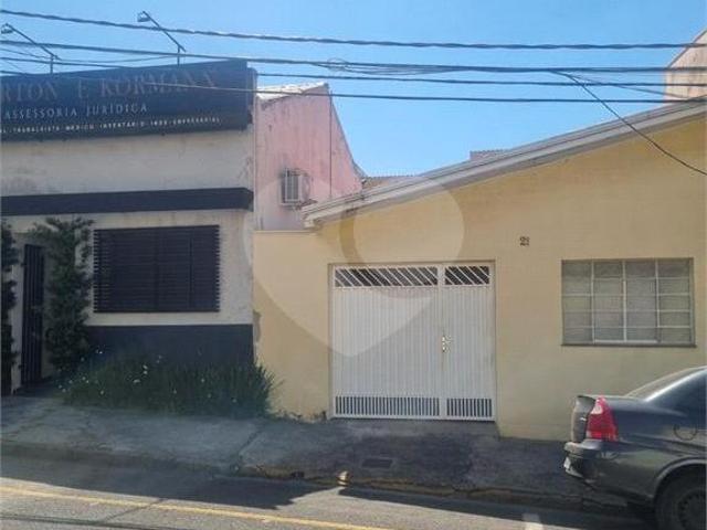 Casa Térrea com 02 dormitórios à Venda Centro Salto/SP