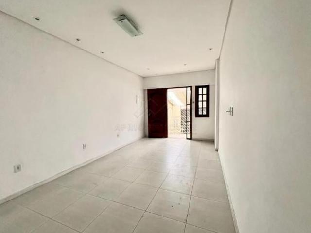 Casa Térrea com 03 dormitórios á venda, 144m² na Vila Scarpelli Santo André/SP