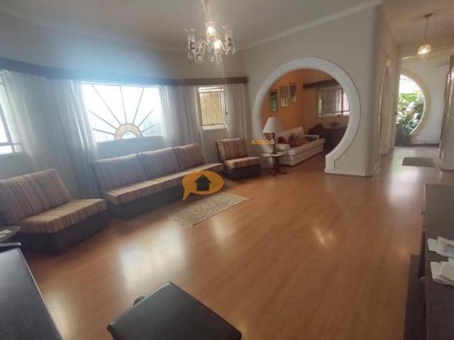 Casa térrea com 03 dormitórios e 02 vagas Cambuci