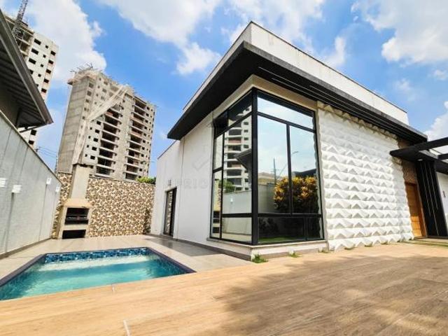 Casa térrea com 03 suítes à venda, 209m² no Jardim São Caetano São Caetano do Sul/SP