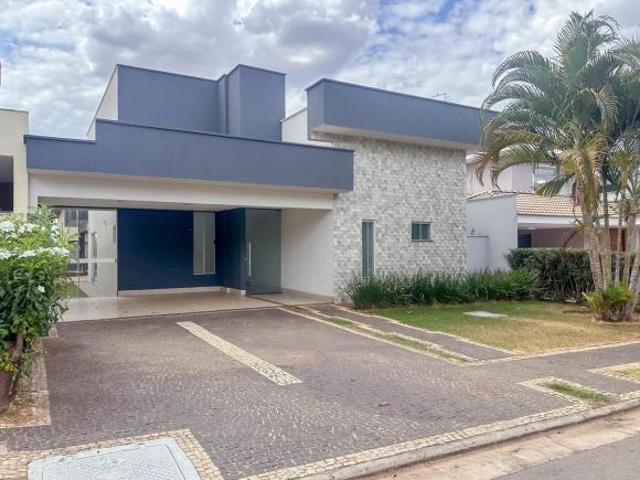 Casa térrea com 03 suítes, 212m² à venda no Jardins Valência Goiânia GO