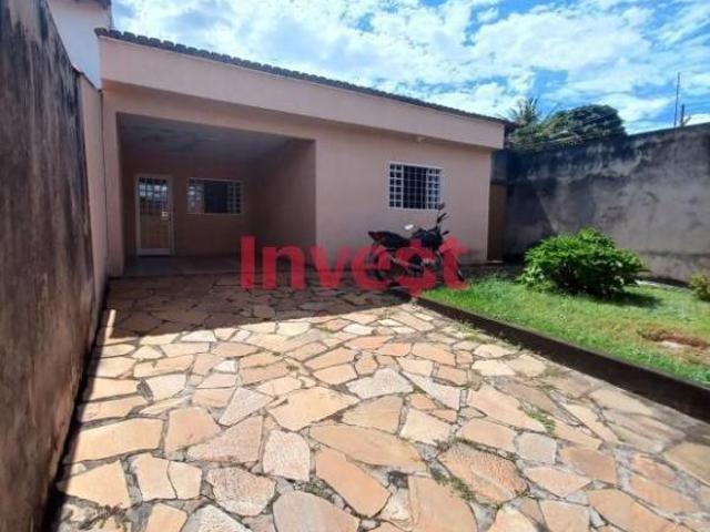 Casa térrea com 03 quartos na Rua 04 em Vicente Pires !