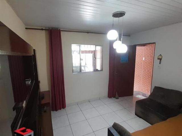 Casa térrea com 125m² localizada no Parque Capuava em Santo André