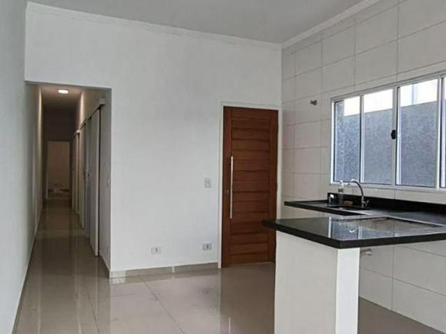 Casa Térrea com 155 m² de terreno em Excelente Localização com Vista para Pedra Grande