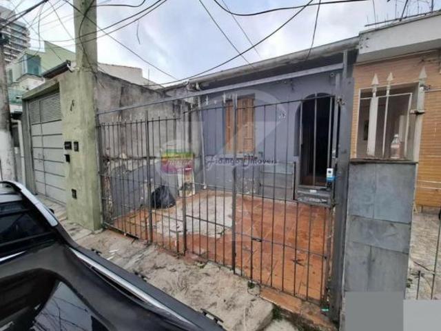 Casa térrea com 1 dormitório, 1 vaga e edícula, em Santana