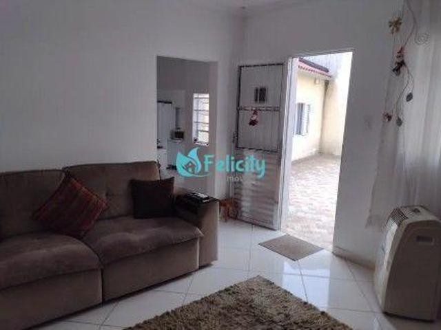 Casa térrea com 202m2, 2 dorms, 2 vagas na Vila Pereira Cerca
