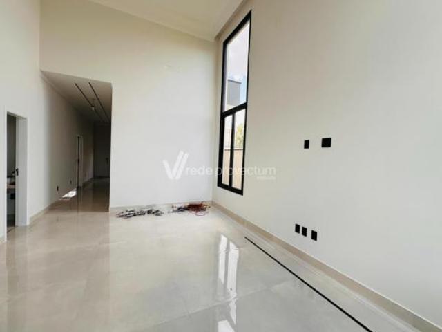 Casa térrea com 226m² de área construída em terreno de 363m² no condomínio Villa