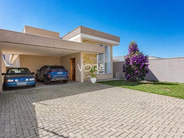Casa térrea com 220 m² e amplo quintal em Pinhais