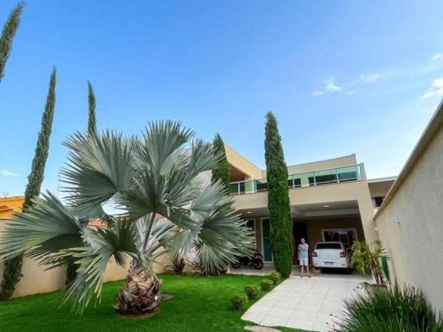 Casa térrea com 250 m² e 3 quartos, e escritório à venda em Vicente Pires
