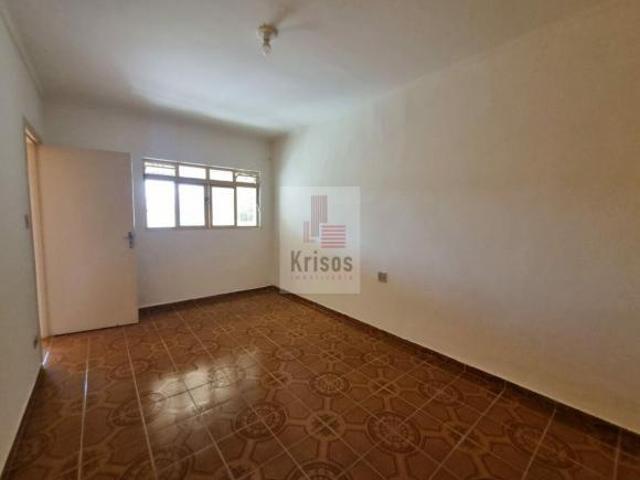 Casa Térrea com 250m² em Osasco: Conforto e Praticidade!