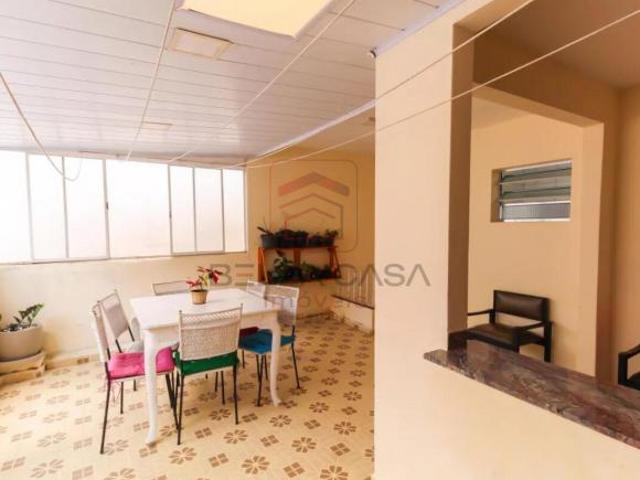 Casa Térrea com 297mts2 5 dorm 4 vagas