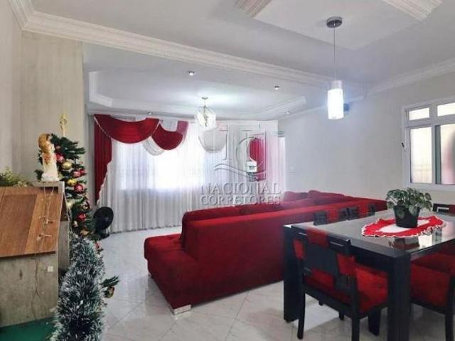 Casa térrea com 2 dormitórios, 8 vagas, quintal, à venda, 162 m² por R$ 950.000