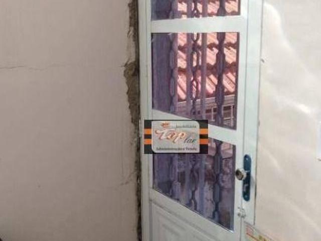 Casa térrea com 2 dormitórios 1 suíte 2 vagas