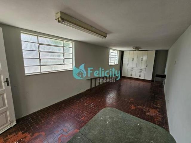 Casa térrea com 2 dormitórios, 1 vaga, 156m2 no Jardim Felicidade