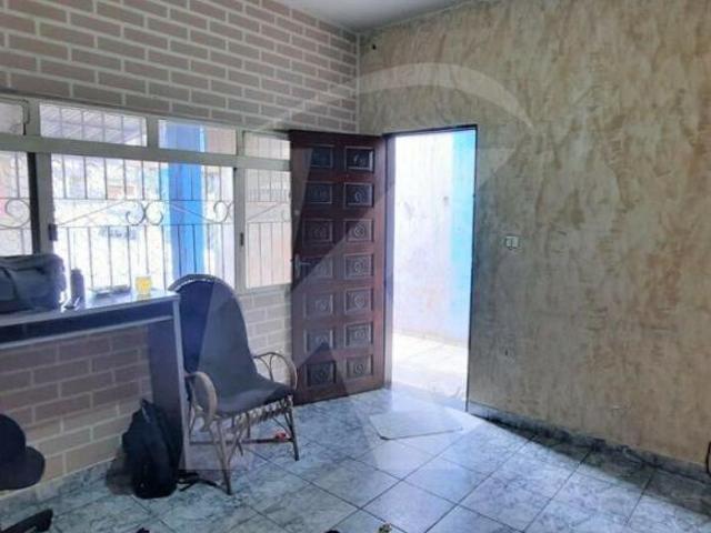 Casa térrea com 2 dormitórios, 2 vagas de garagem na Vila Constança