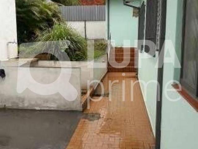 Casa Térrea com 2 dormitórios á venda em Santana