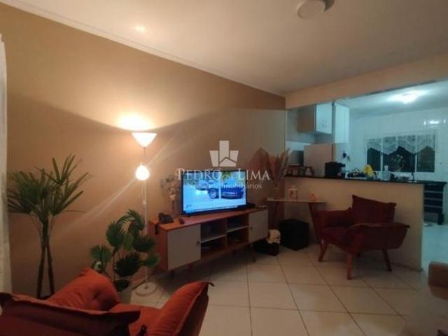 Casa Térrea com 2 dormitórios e 1 vaga na Vila Ré