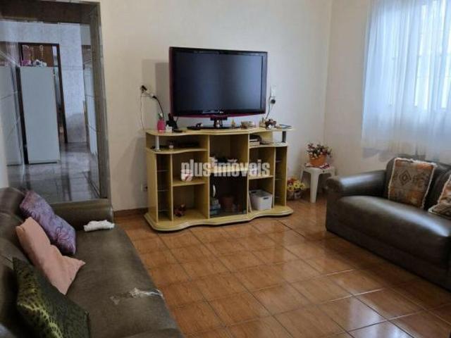 Casa Térrea com 2 Dormitórios e 2 Vagas na Vila Hamburguesa