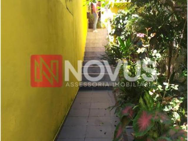 Casa Térrea com 2 Dormitórios garagem para 4 automóveis Alto do Riviera