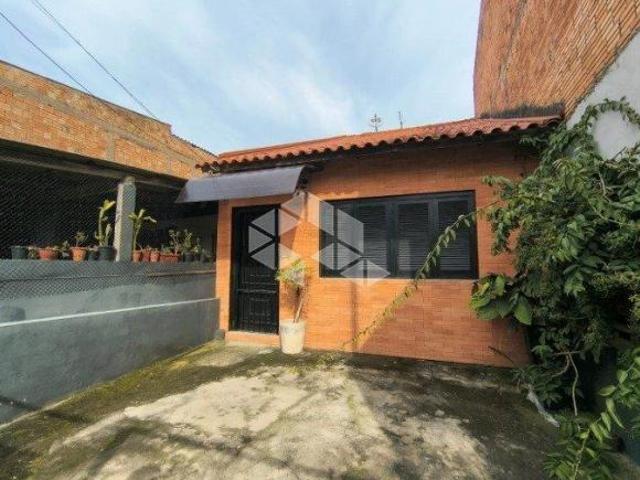 Casa térrea com 2 dormitórios no bairro Hípica em Porto Alegre