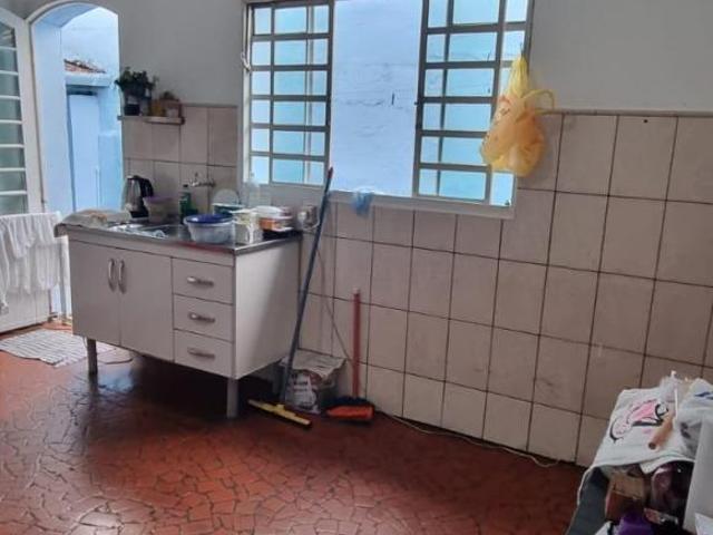 Casa térrea com 2 Dormitórios no bairro Santa Terezinha em Bragança Paulista