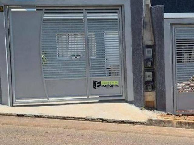 Casa térrea com 2 dormitórios, quintal e 2 vagas no Jardim Santa Helena – Atibaia, próxima à Fernão