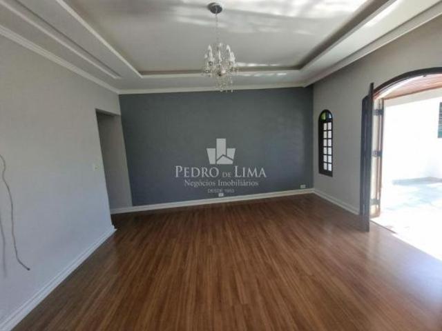 Casa Térrea com 2 dormitórios, sala, cozinha, banheiro, área de serviço, 1 vaga Região Penha