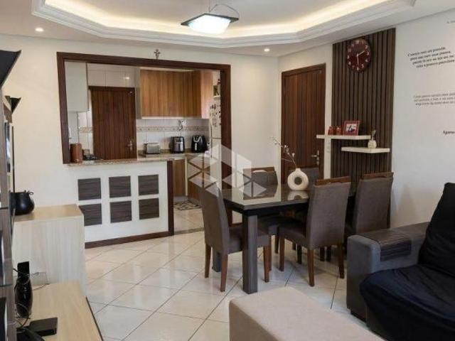 Casa Térrea com 2 Dormitórios, semimobiliada, piscina, churrasqueira, 2 vagas co