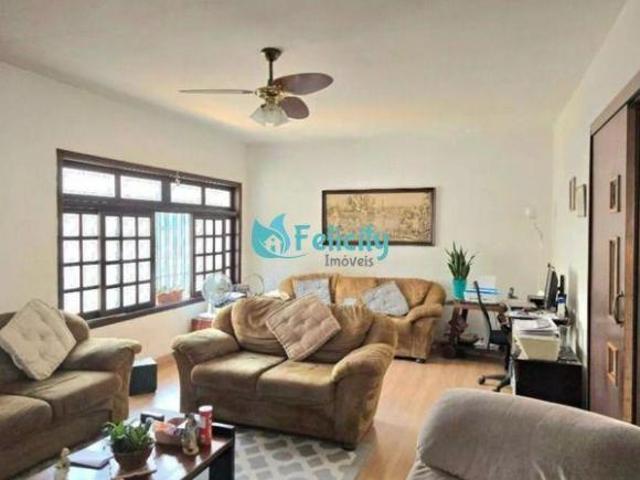 Casa térrea com 2 dorms, 6 vagas, 225m2 na Vila Maria Eugênia